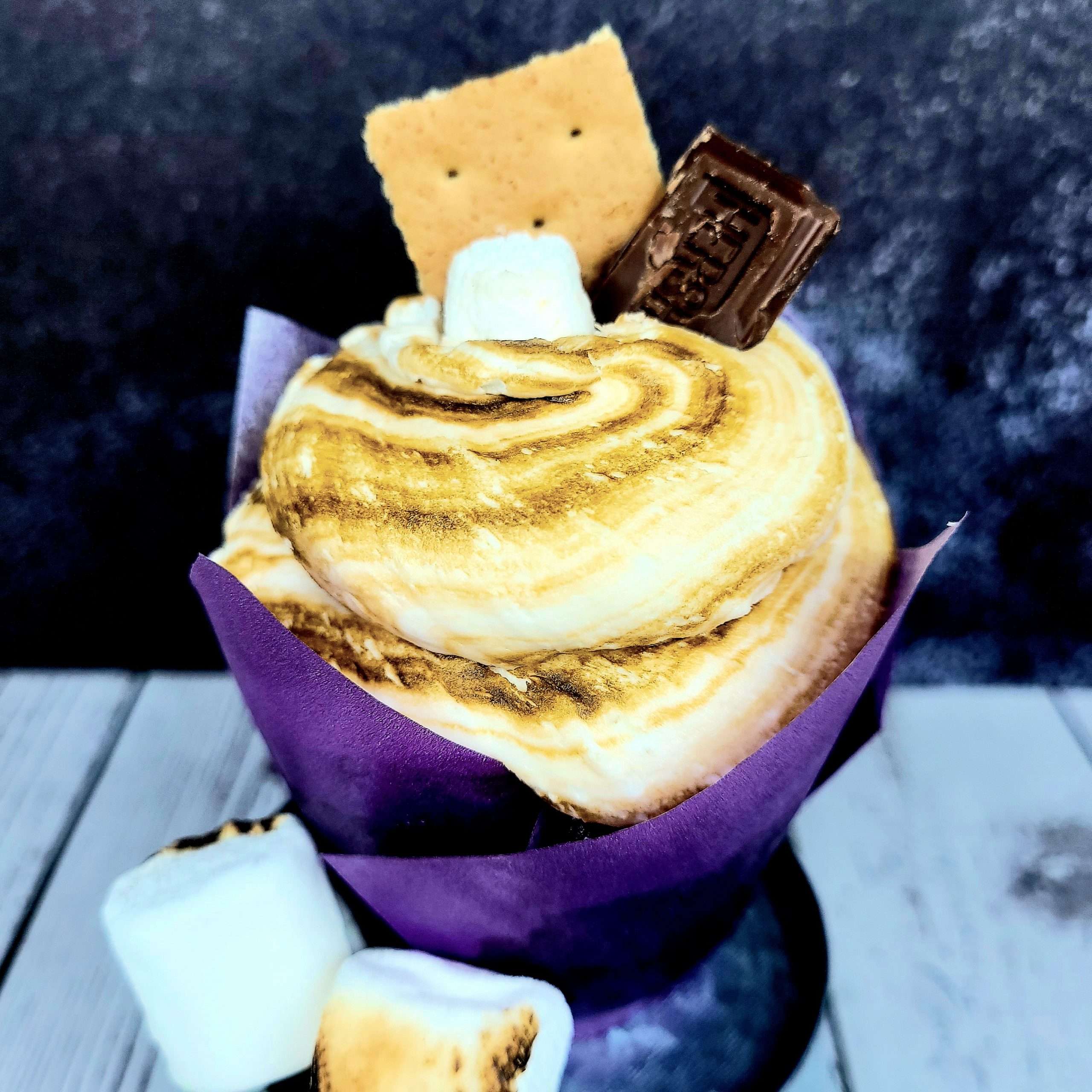 Edible Luxury | S'Mores Cupcake – Boozy Bakes